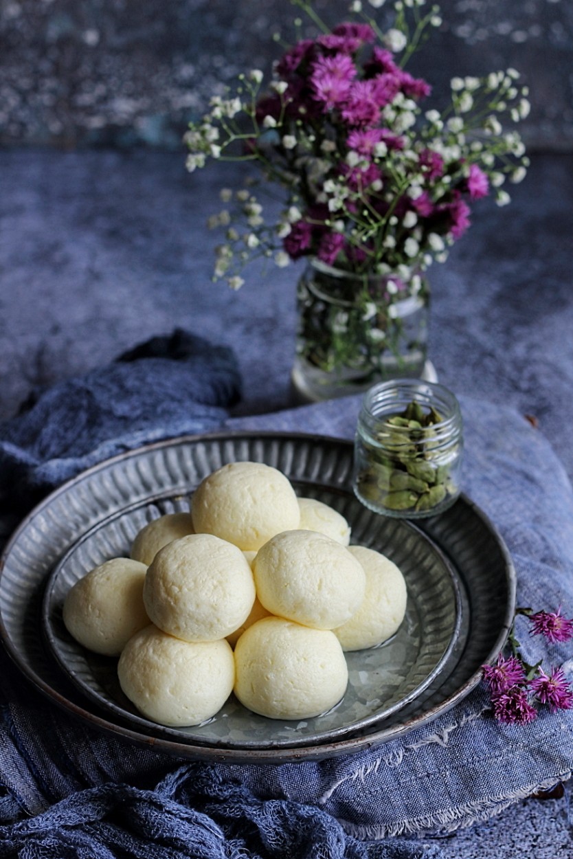 RASGULLA – रसगुल्ला (Cottage Cheese Balls cooked in Fragrant Syrup ...