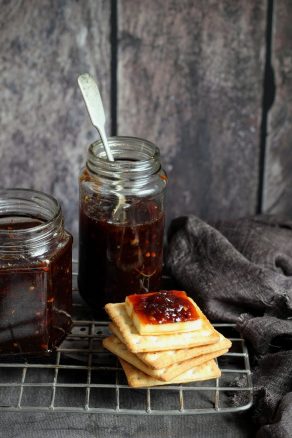 SWEET & SPICY TOMATO JAM – Easy Food Smith