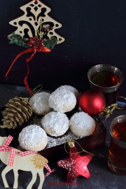 GHRIBA – घरिब्बा (Moroccan Coconut Cookies) – Easy Food Smith