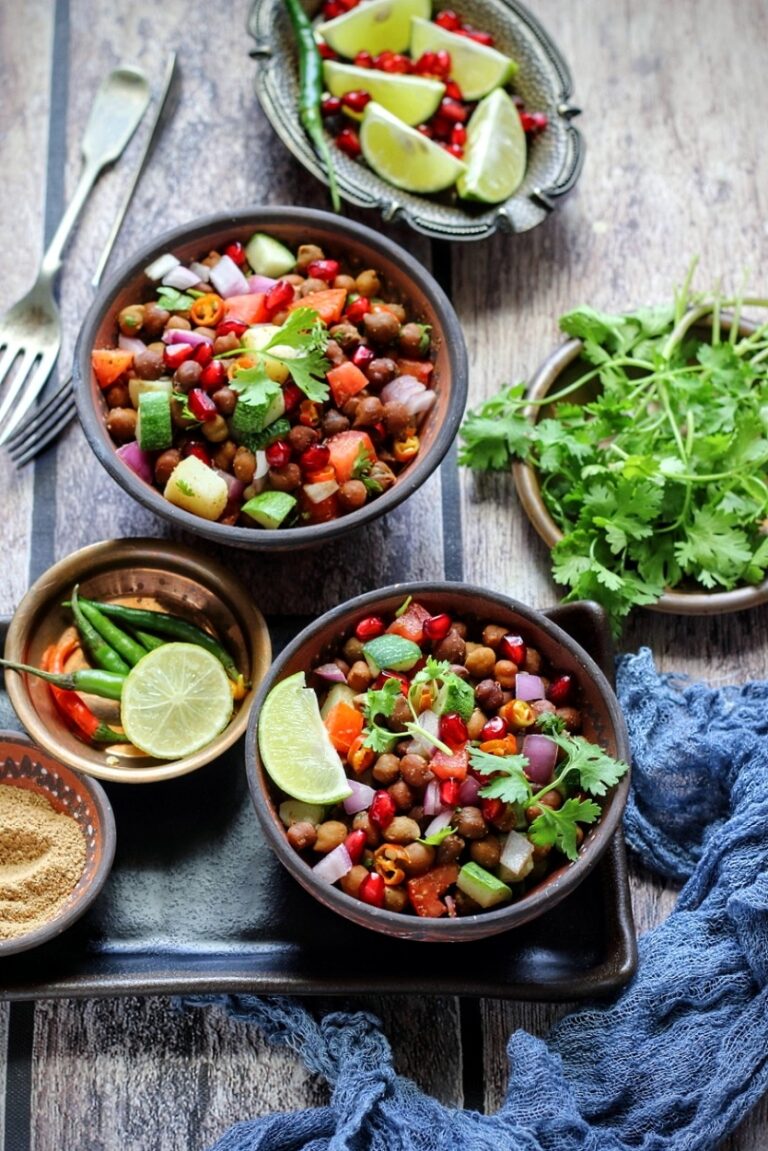 KALA CHANA CHAAT – काला चना चाट (Black Chickpea Salad) – Easy Food Smith